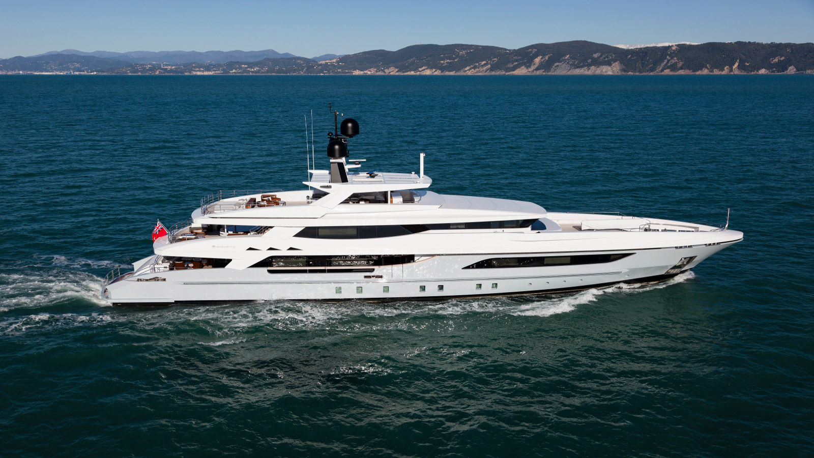 Yacht MEDIALLY, Baglietto | CHARTERWORLD Luxury Superyacht Charters